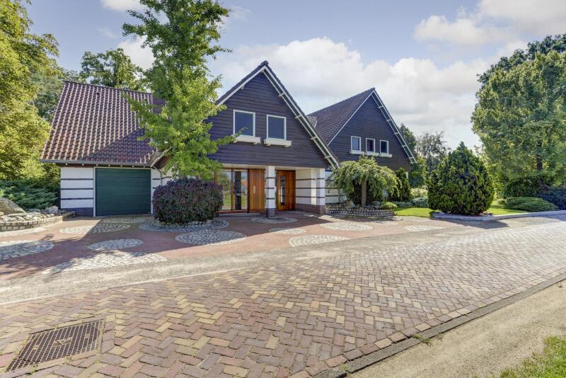 Luxury living in Venlo - from villa and apartment to country house ...